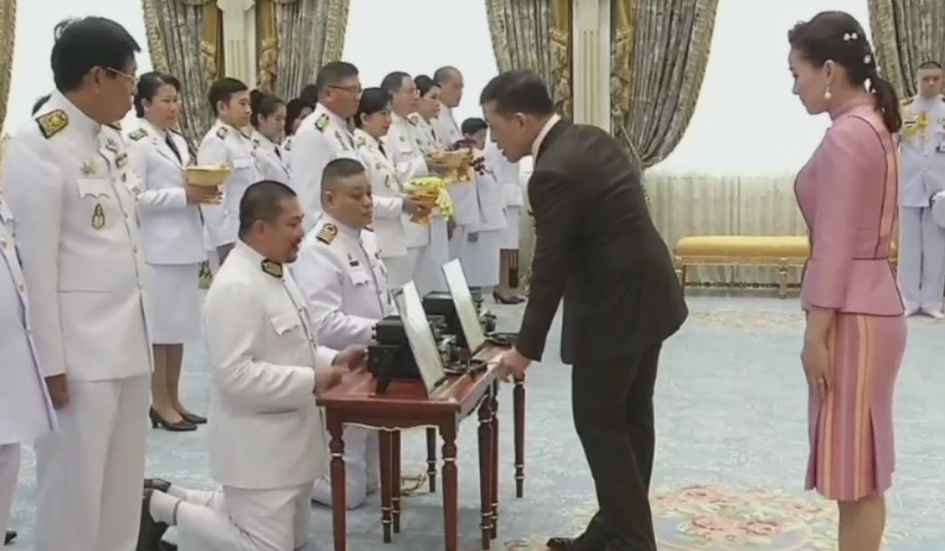King Vajiralongkorn receives ham radio callsign HS10A – Nerfd.net – RF ...